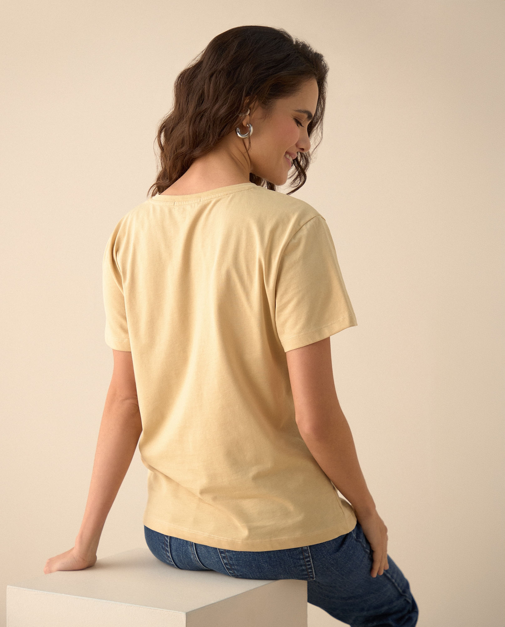 Camiseta con estampado en relieve para mujer