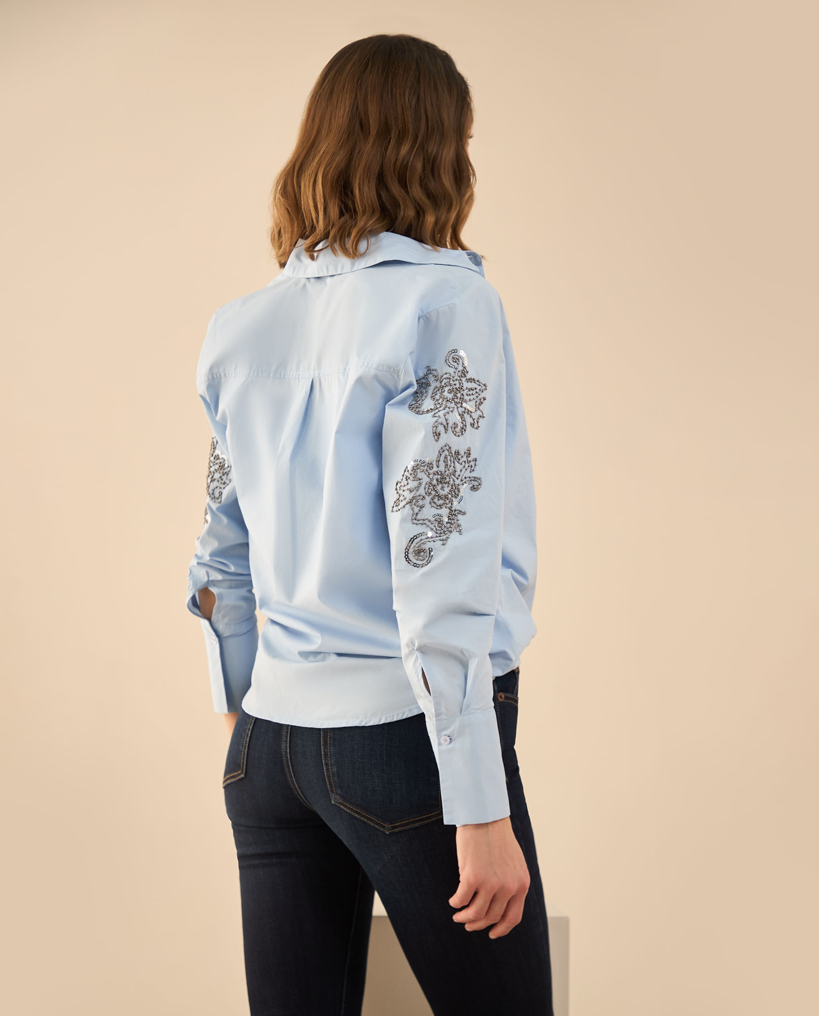Camisa con apliques de piedras para mujer
